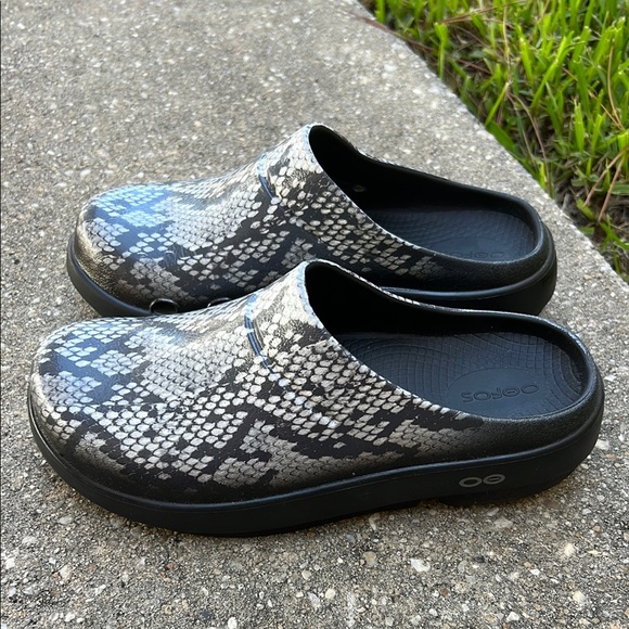 OOFOS | Shoes | Oofos Ooclog Limited Edition Clog | Poshmark